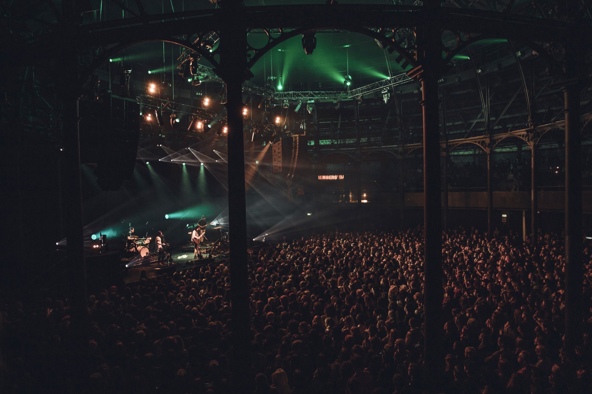 Cavetown puts on a mesmerising performance to a sold-out London crowd ...