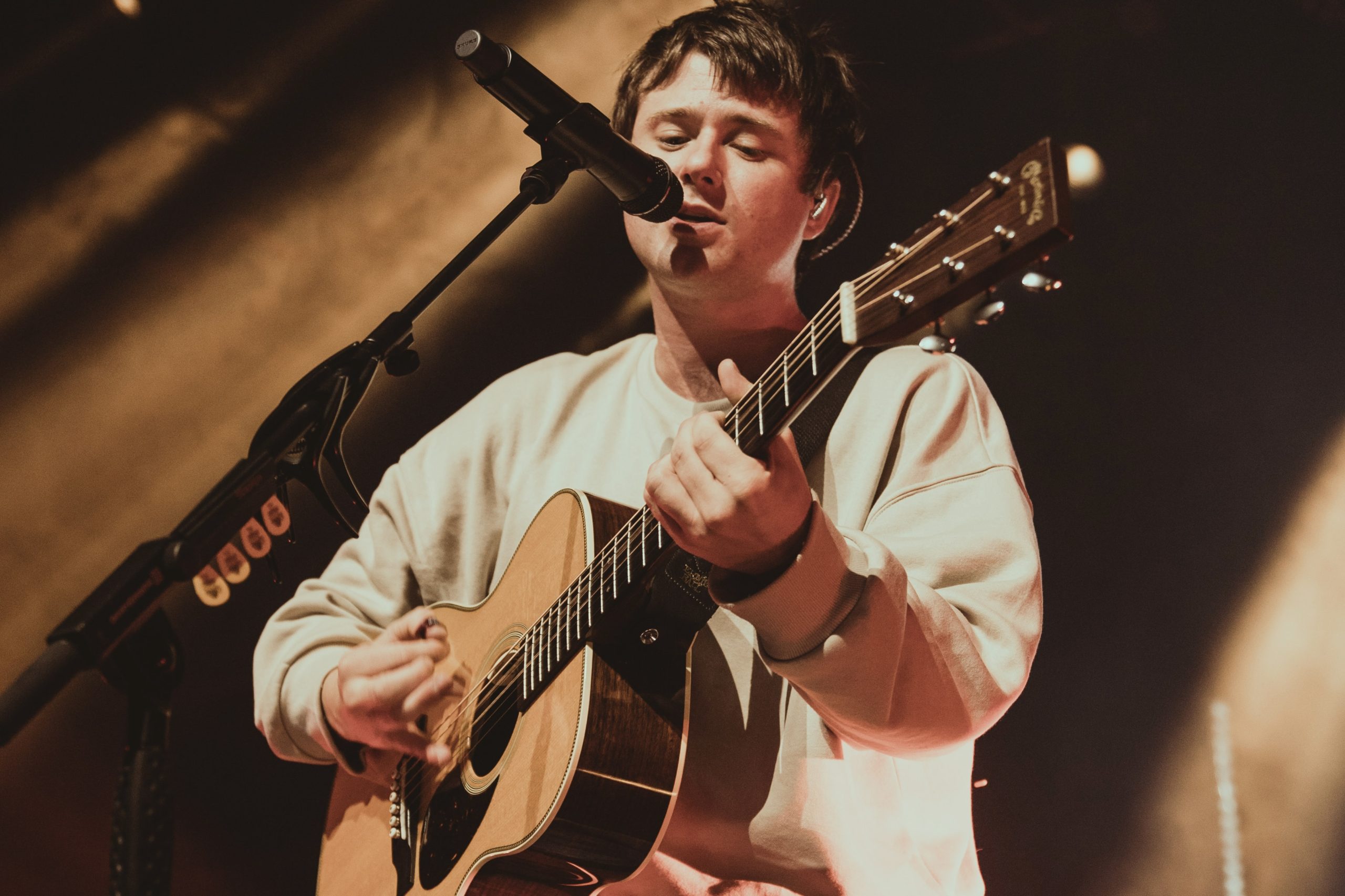 Alec Benjamin brings the (UN)COMMENTARY Tour to London » // MELODIC ...