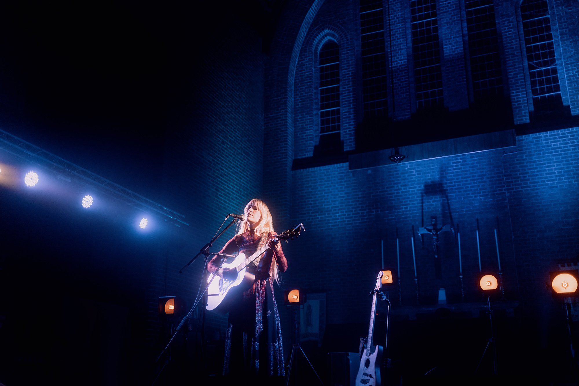 Maya Lane and Megan Linford in captivating acoustic performances » // MELODIC Magazine