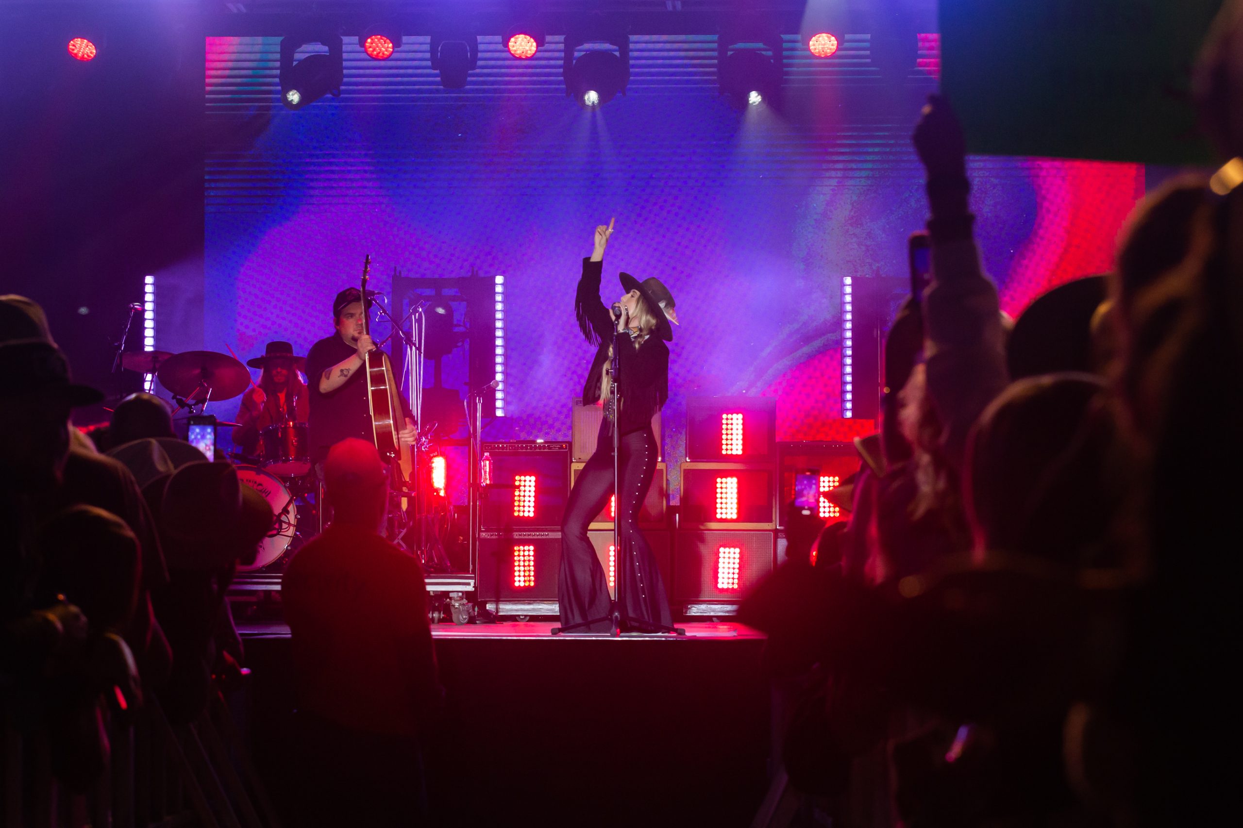 Lainey Wilson, Parker McCollum, and Bailey Zimmerman take over Rome River Jam 2023 » // MELODIC ...