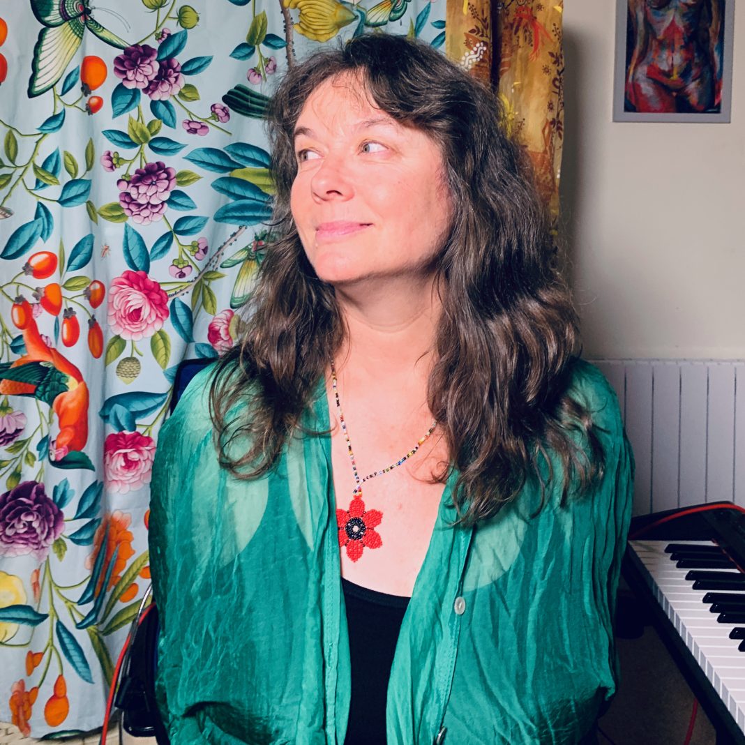 Rising Folk-Pop Singer Maryen Cairns Releases Sentimental New Single ...