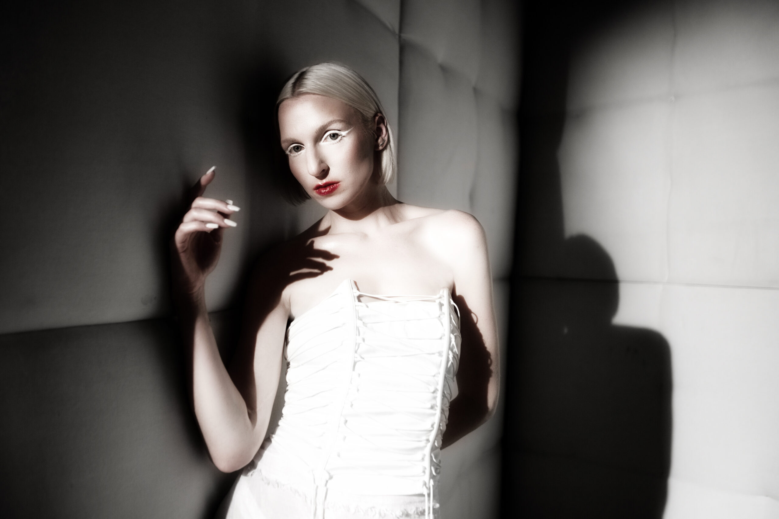 Sadye Emerges With Her Dark-Pop Anthem Dripping In Sarcasm on “The Joke ...