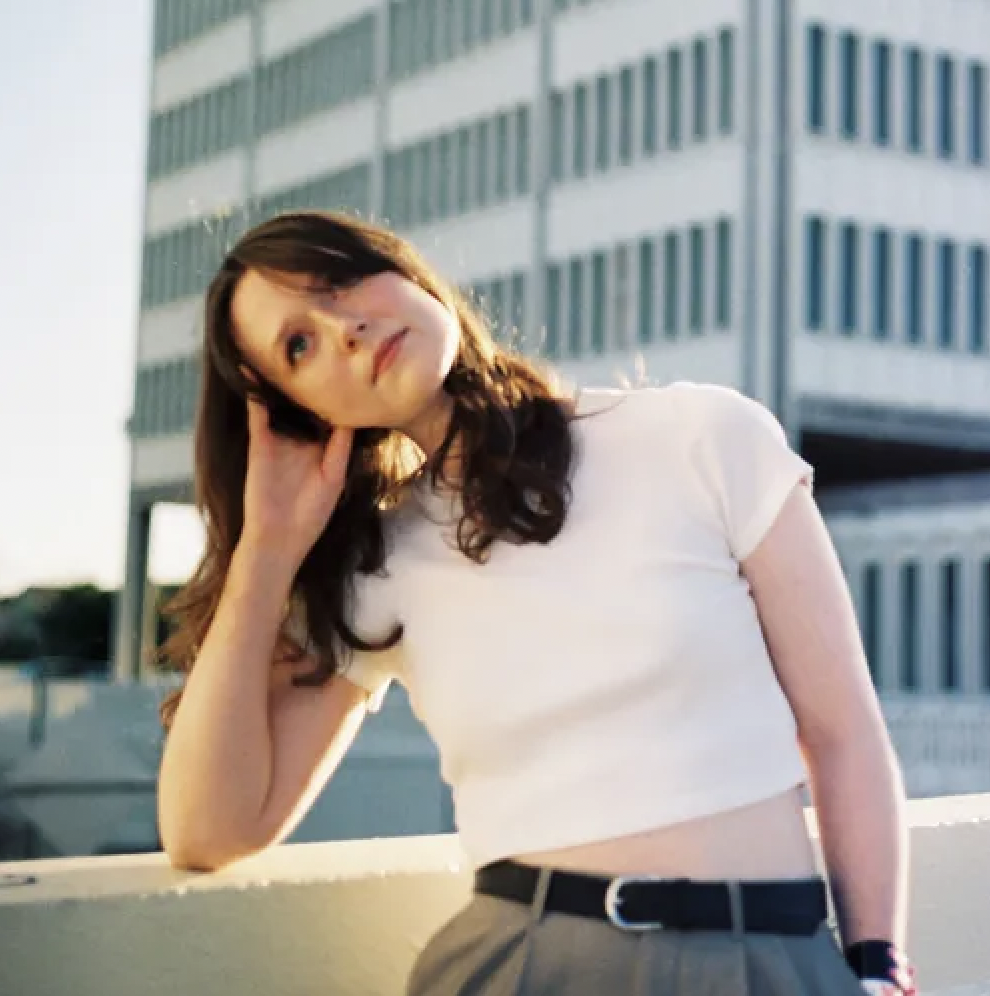 Isabel Pless Releaes Self-Dedicated Track, “Isabel” » // MELODIC Magazine