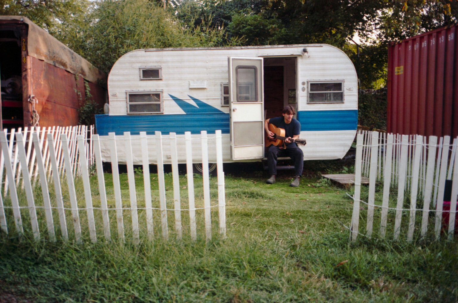 Jonah Kagen describes ‘Black Dress,’ recording in his Airstream, and ...