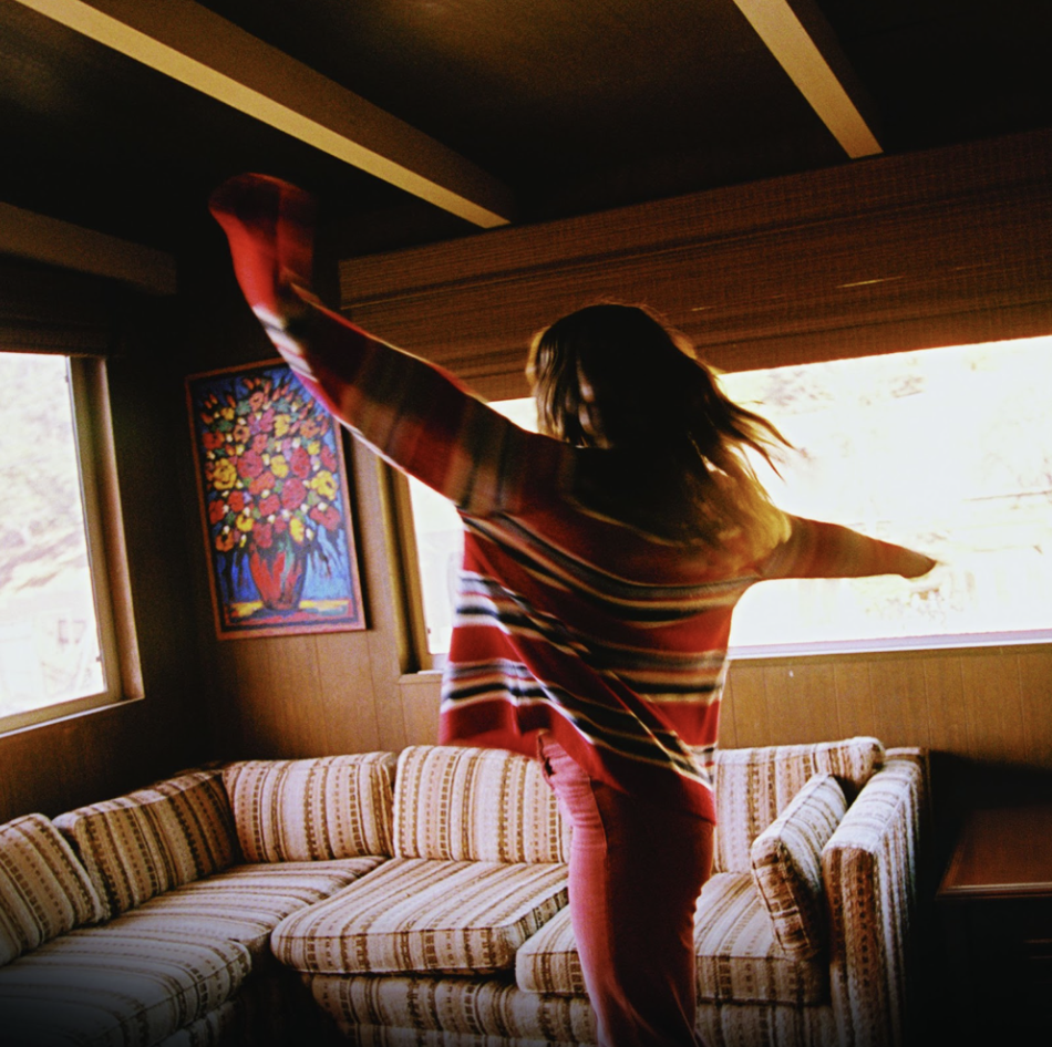 Jenna Raine turns life moments into lessons on EP ‘Only Started Growing’ » // MELODIC Magazine