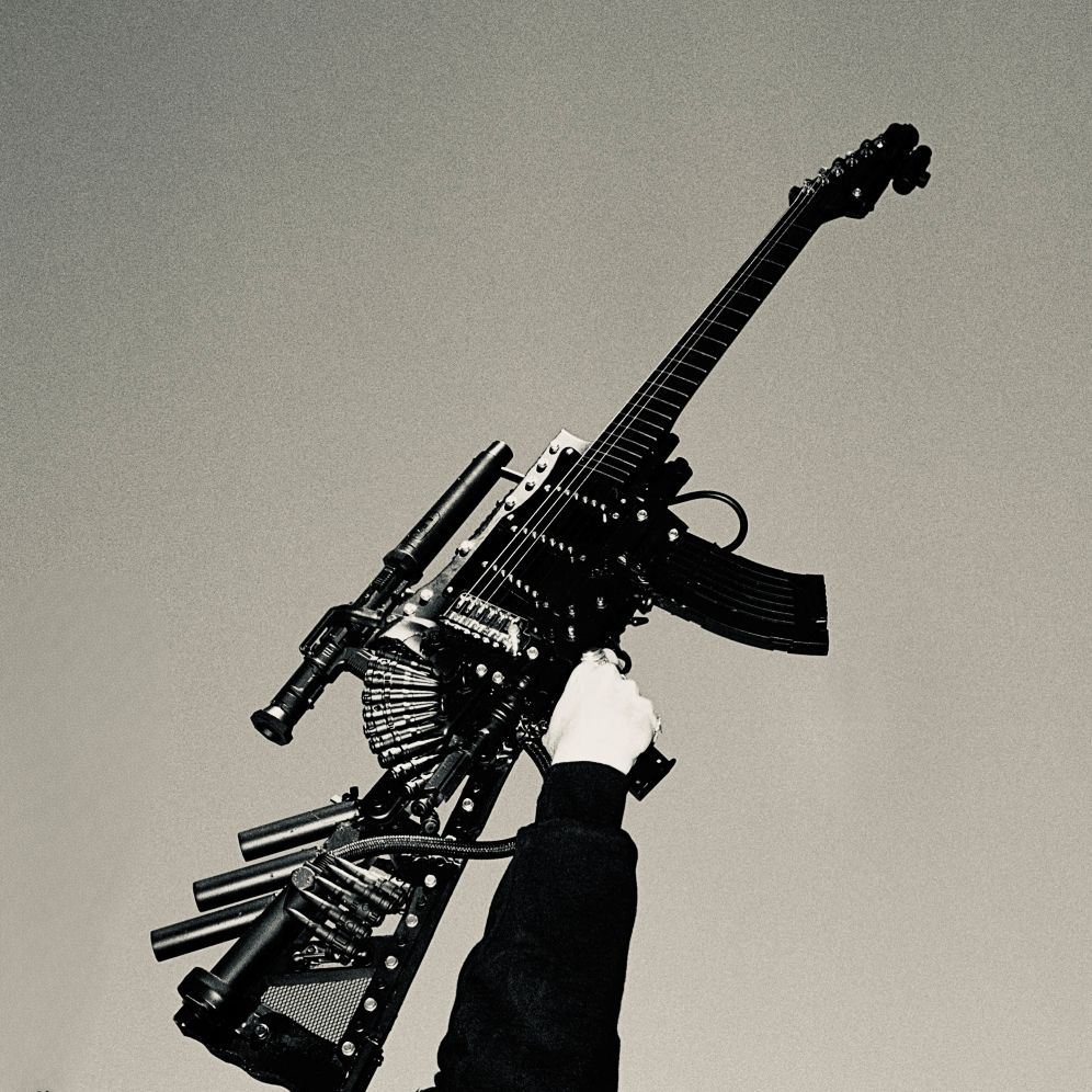 Sophie Powers unites with RJ Pasin for “XO” » // MELODIC Magazine