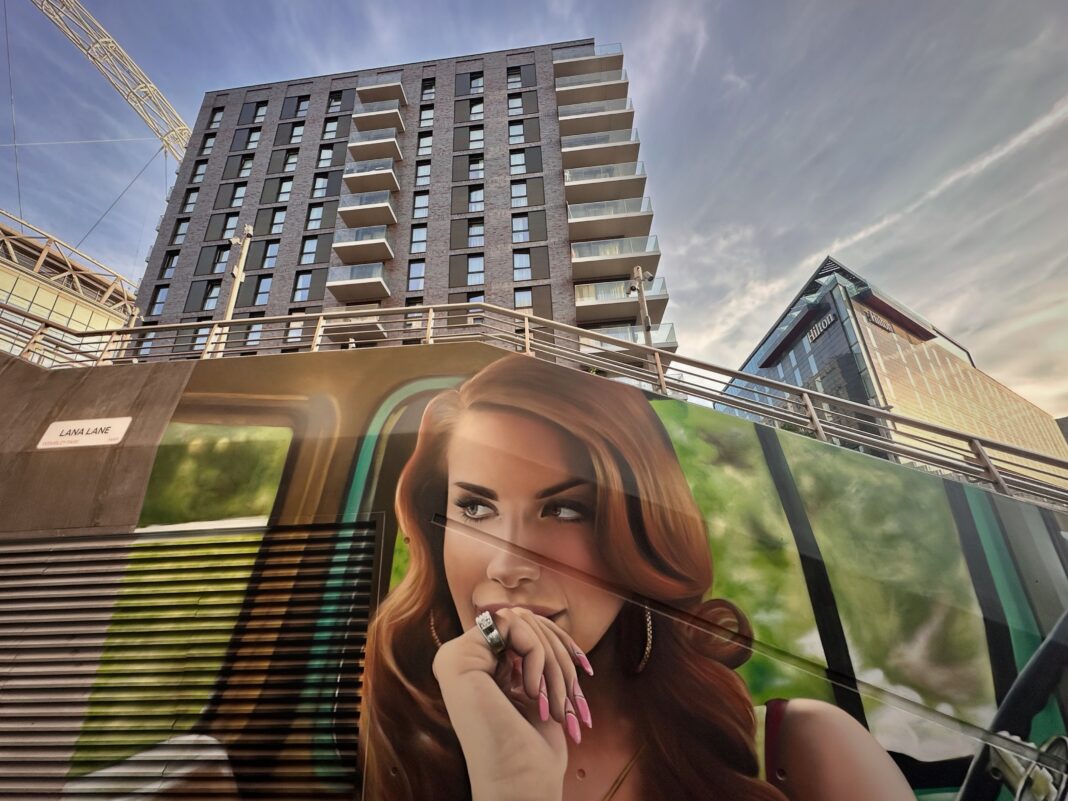Wembley Park welcomes Lana Del Rey with tribute mural and orchestral ...